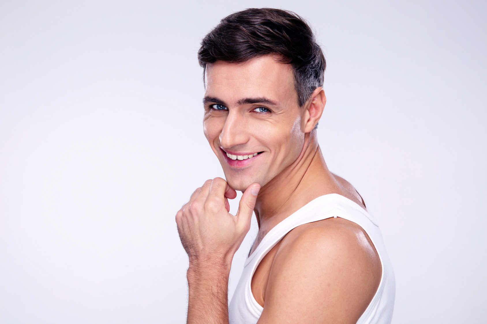 Regard d'Homme Maquillage pointillé discret • Brigitte Institut de ... Regard d'Homme Maquillage pointillé discret • Brigitte Institut de ...